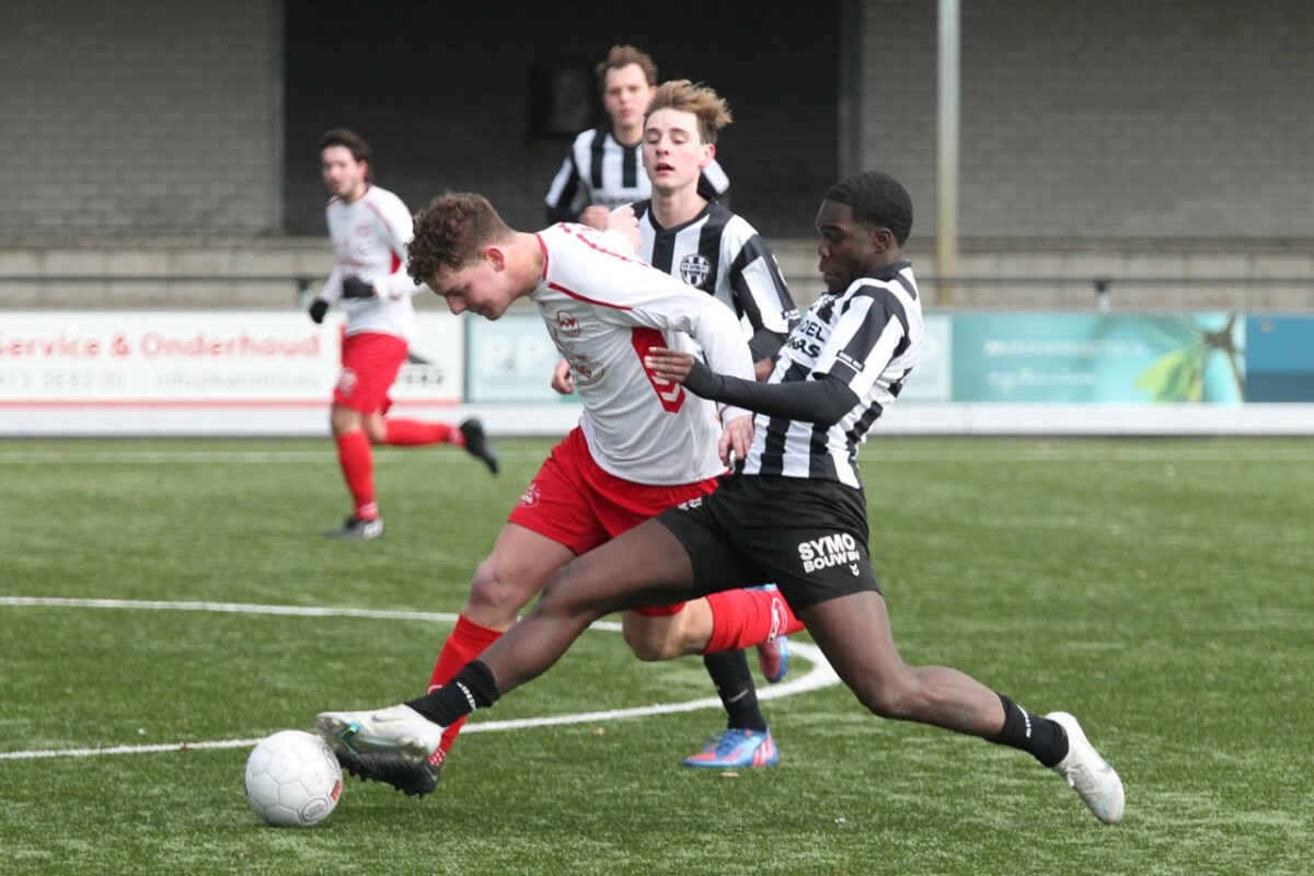 Eon Herman (21) per direct bij selectie Gemert - Voetbalvereniging Gemert